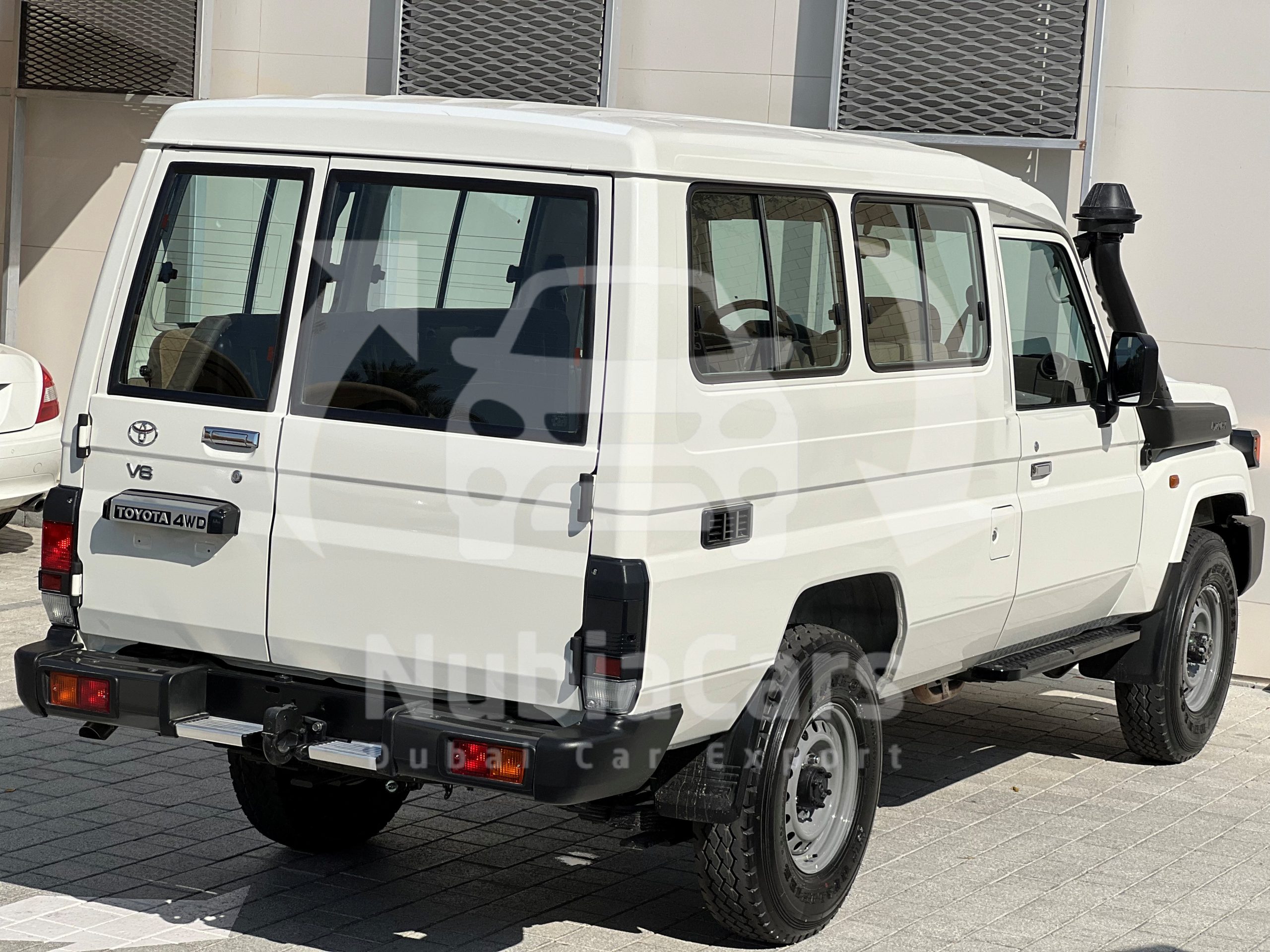 2024 Toyota Land Cruiser LC78 E (3-Door) Hardtop 4.0L V6 Petrol M/T 4x4 ...
