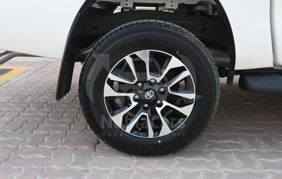2023 Toyota Hilux Power Window 6-Seater 2.4L 4-Cyl Diesel M/T 4x4 From ...